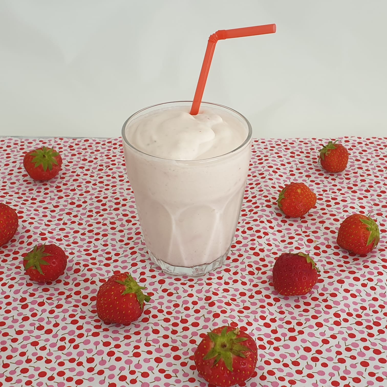 Gezond & Slank met Keto Recepten - Drinken - Keto aardbeien milkshake